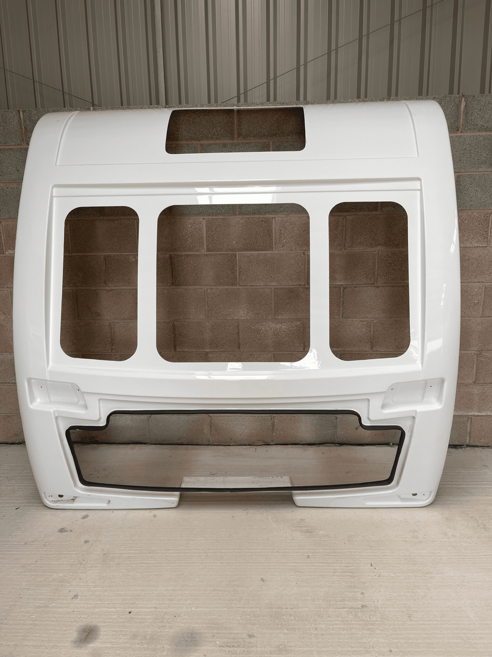 Lunar caravan front panel 005 – Caravan Panels