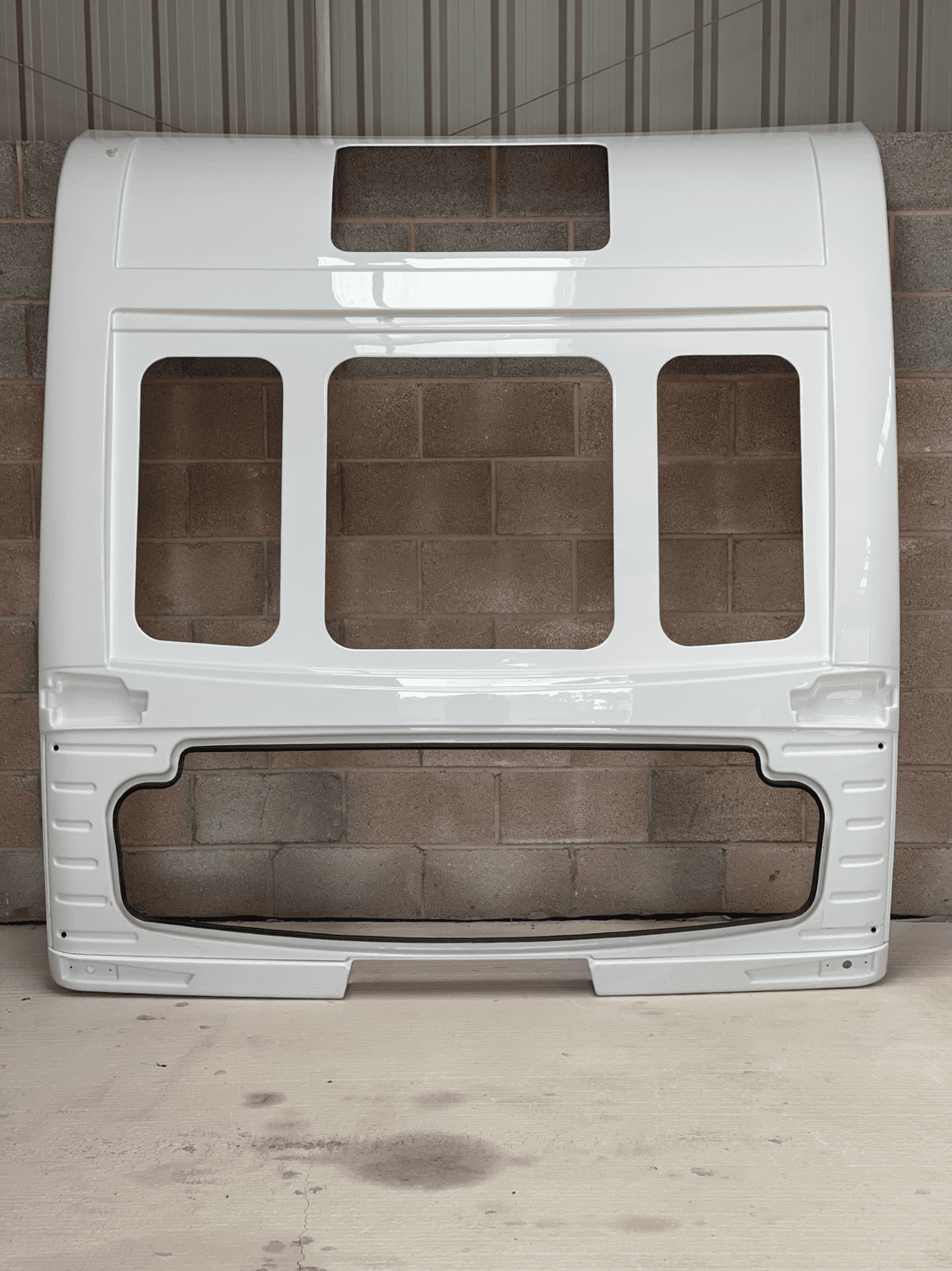 Lunar caravan front panel 006 – Caravan Panels